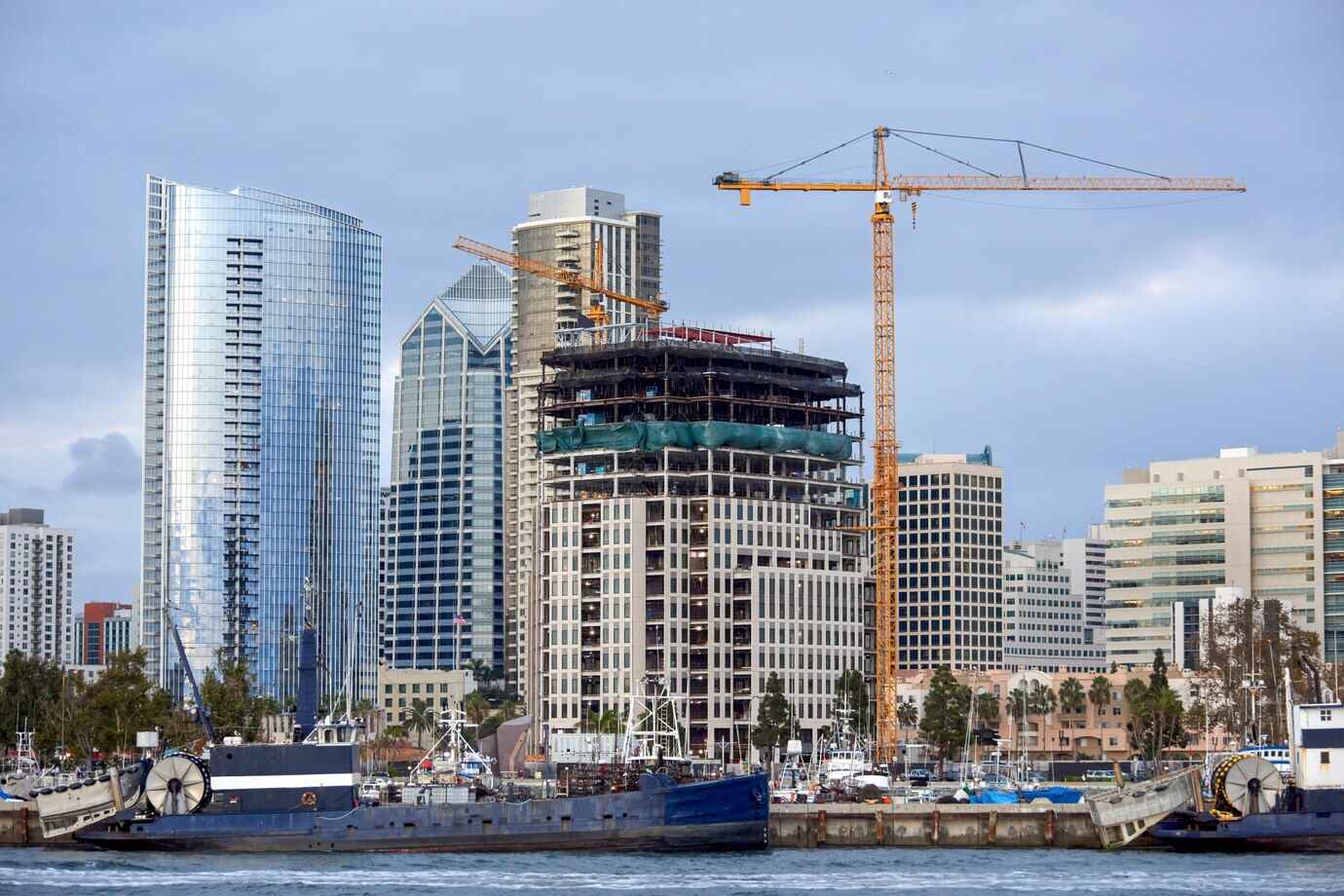 Designing for Extreme Climates: Dubai’s Architectural Challenges